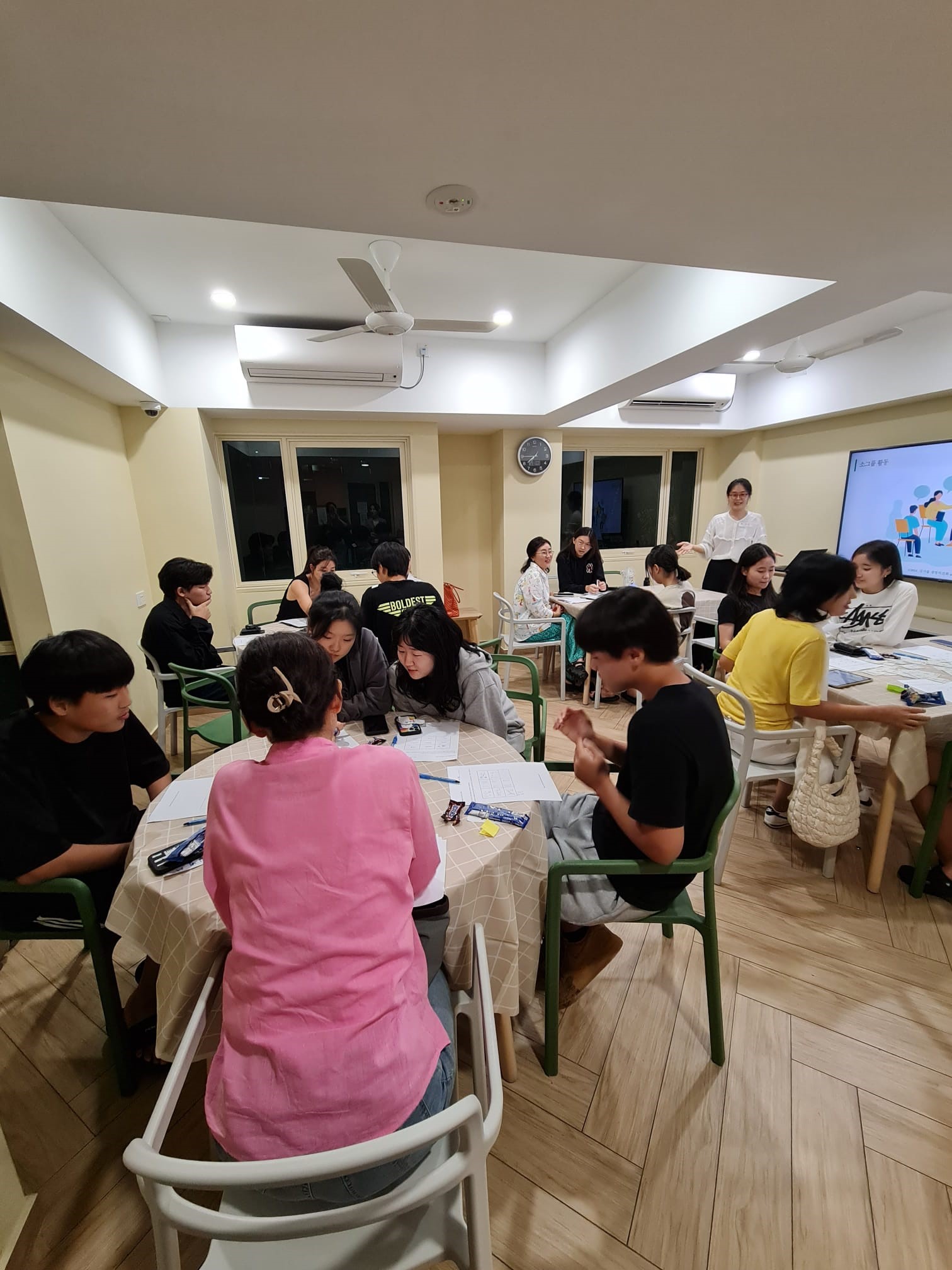 Let’s Spark: Lifeline Singapore Resilience Workshop for Korean Boarders ...